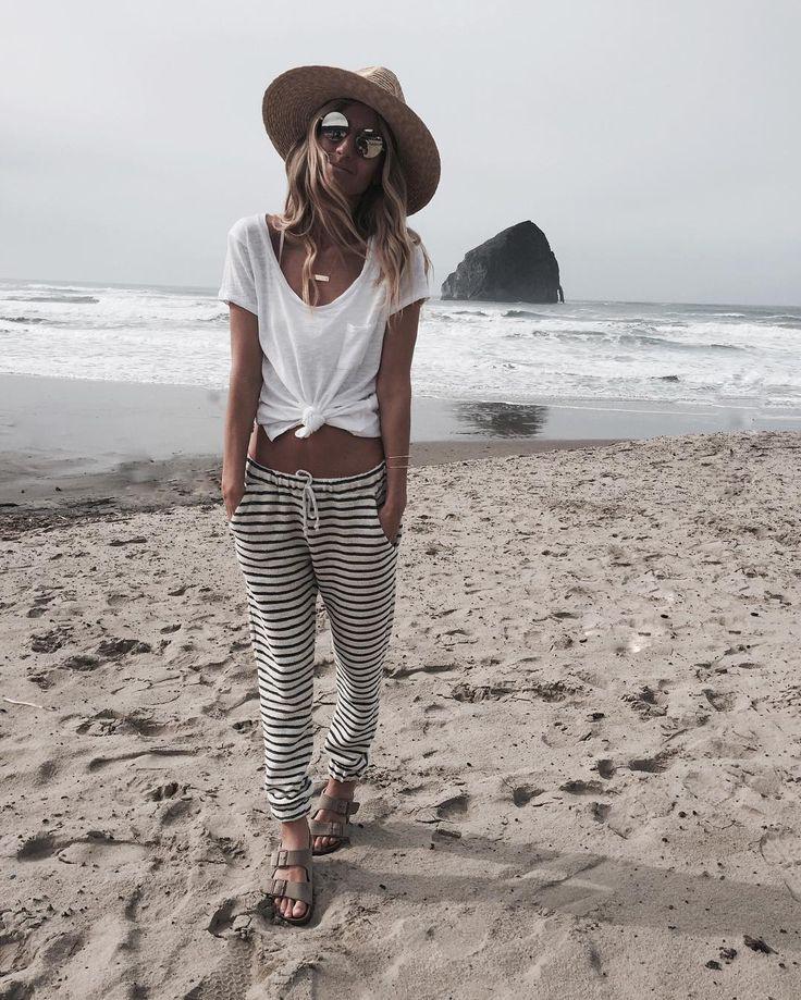 Beach Vacation Outfits : Cute beach outfit for cooler days on Stylevore Beach Vacation Outfits : Cute beach outfit for cooler days on Stylevore